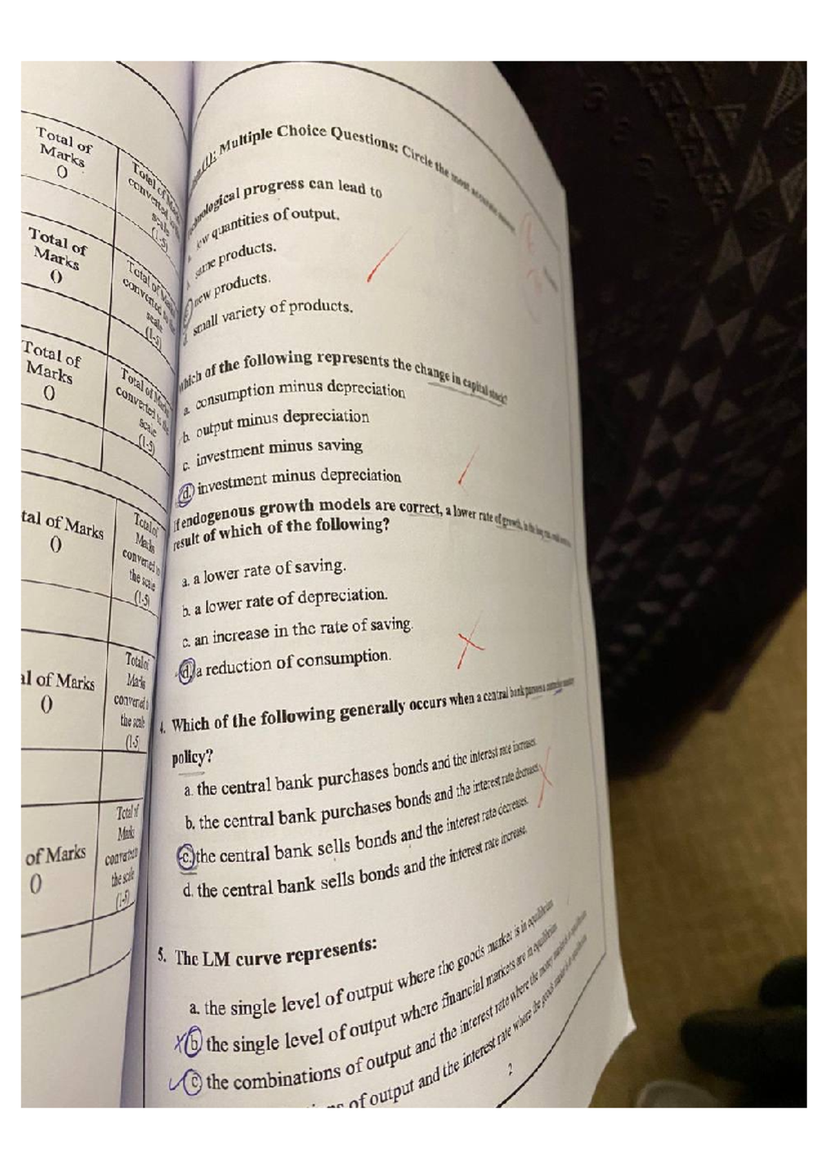 ميد اقتصاد كلي متوسط - Midterm Multiple Choice Questions and Short ...