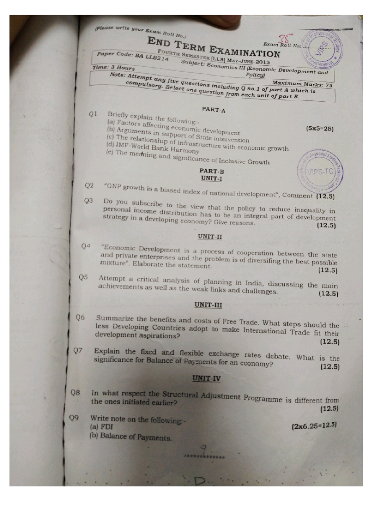 ECO PYQ - notes eco - (Please write your Exam Roll No.) 35 END TERM ...